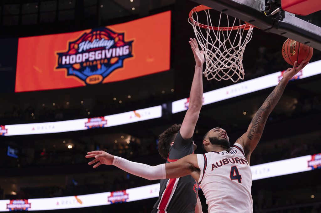 Johni Broome’s double-double sends No. 2 Auburn to a 91-53 win over ...